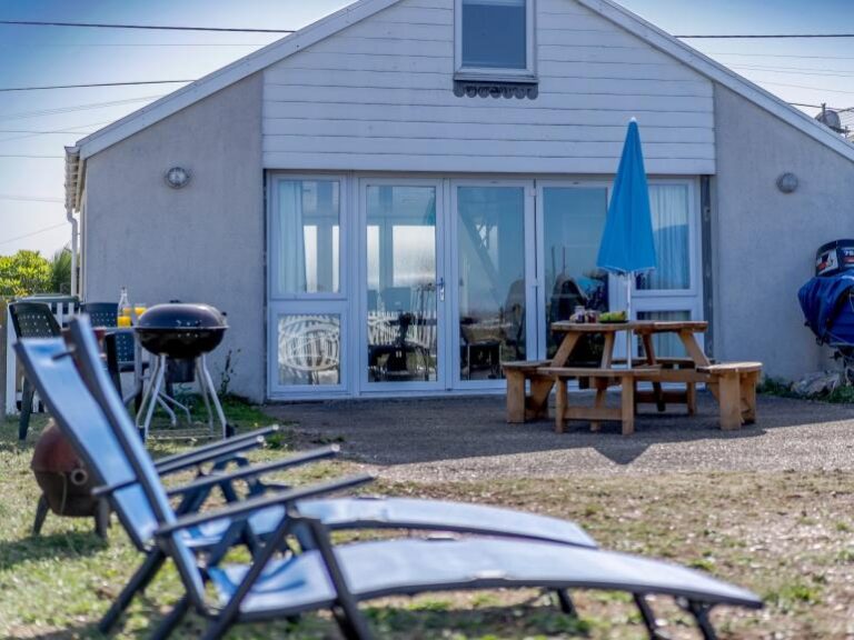 Beach Holiday Chalets | Sea View & Coastal
